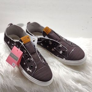 Simply Southern | Shoes | New Simply Southern Size 9 Gray Star Print ...